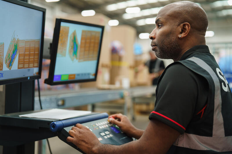 International Logistics Solutions & Parcel Delivery | Landmark Global